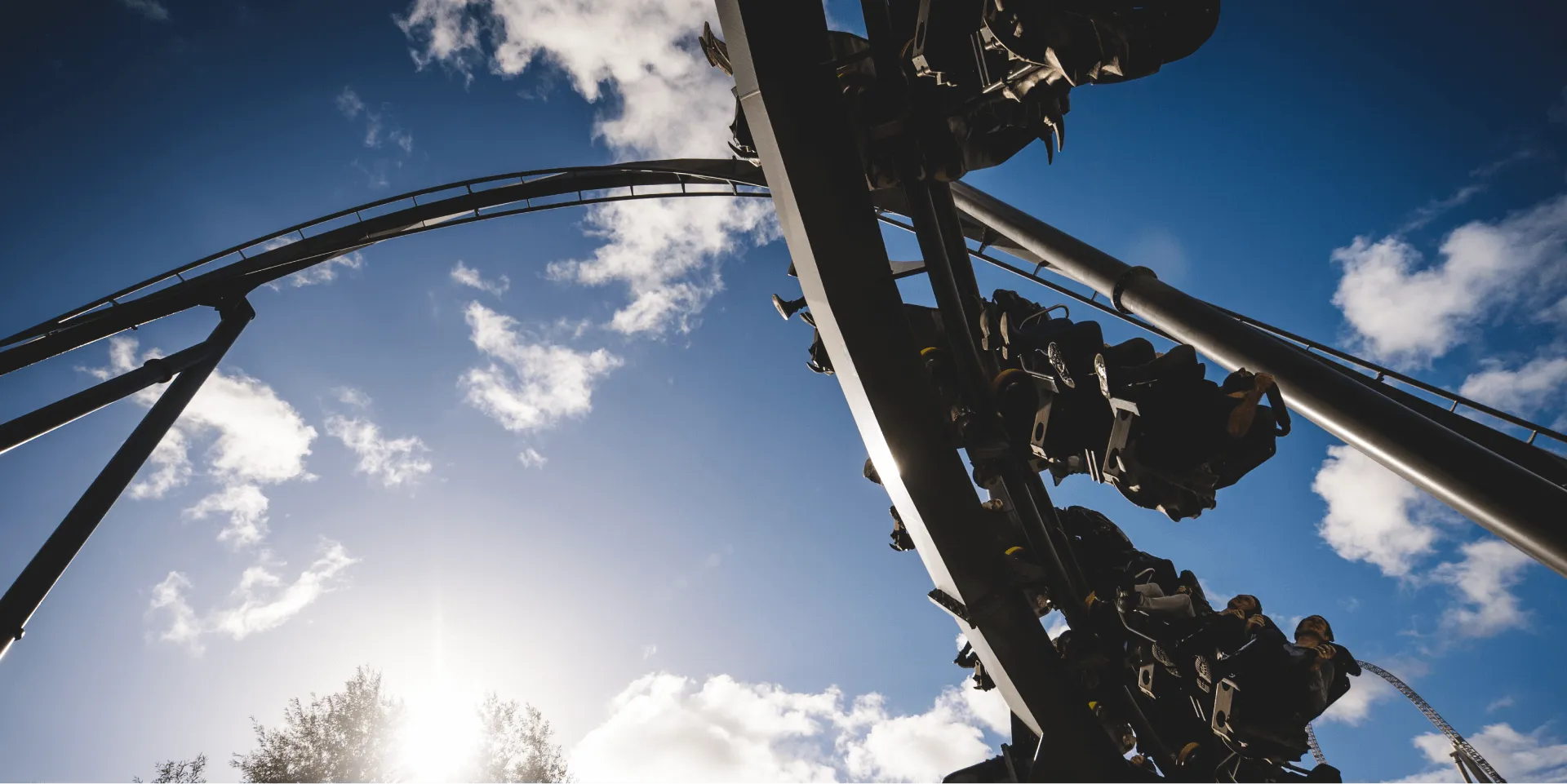 The Swarm: UK's Only Wing Rollercoaster | Thorpe Park